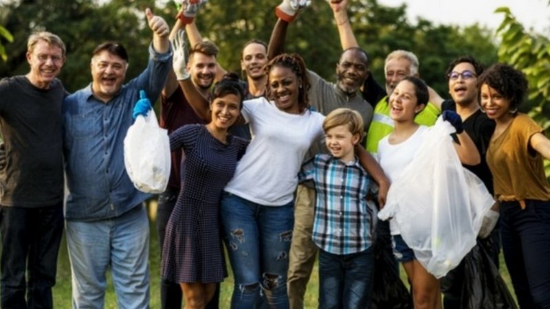 53 Good Works and Kind Acts You and Your Kids Can Do This Summer