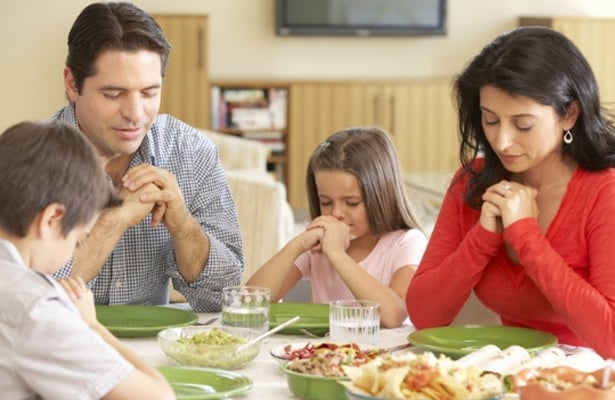 6 Tips for Prayer at the Dining Room Table