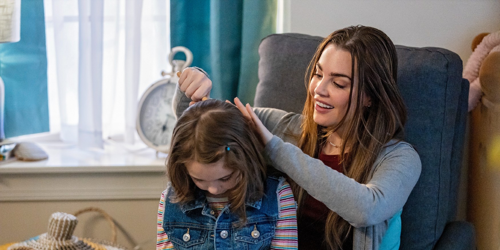 Celebrate Mother's Day with Examples of Motherly Love in These Pure ...